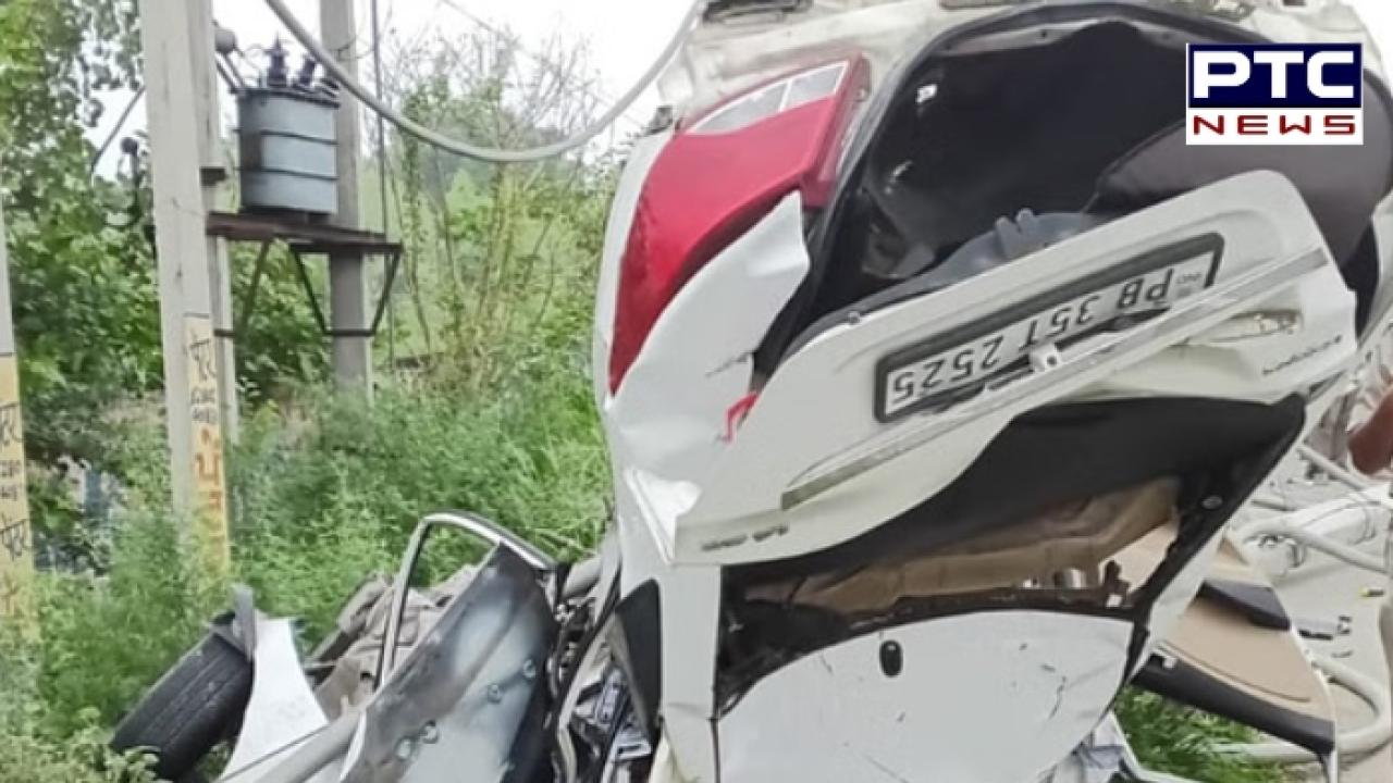 Jalandhar News : ਜਲੰਧਰ-ਪਠਾਨਕੋਟ ਹਾਈਵੇਅ 'ਤੇ ਵਾਪਰਿਆ ਭਿਆਨਕ ਹਾਦਸਾ, ਖੰਭੇ ਨਾਲ ...